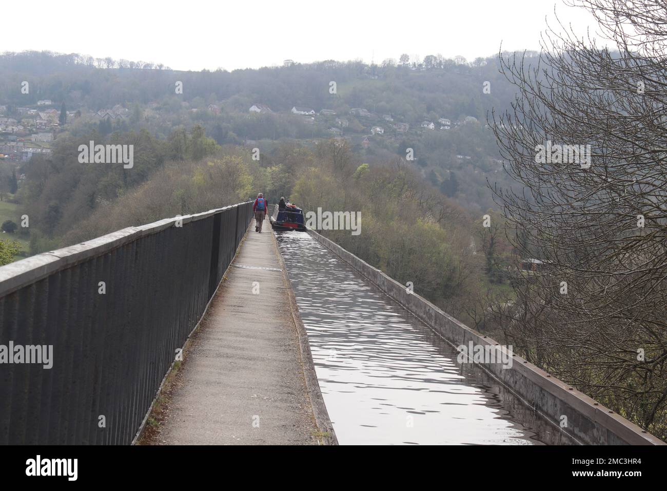 Pontcysyllte Aqueduct is a queduct that carries the Llangollen canal ...