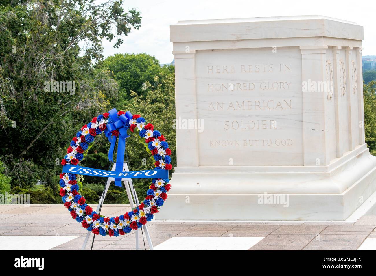 Soldiers assigned to the 3d U.S. Infantry Regiment (The Old Guard ...