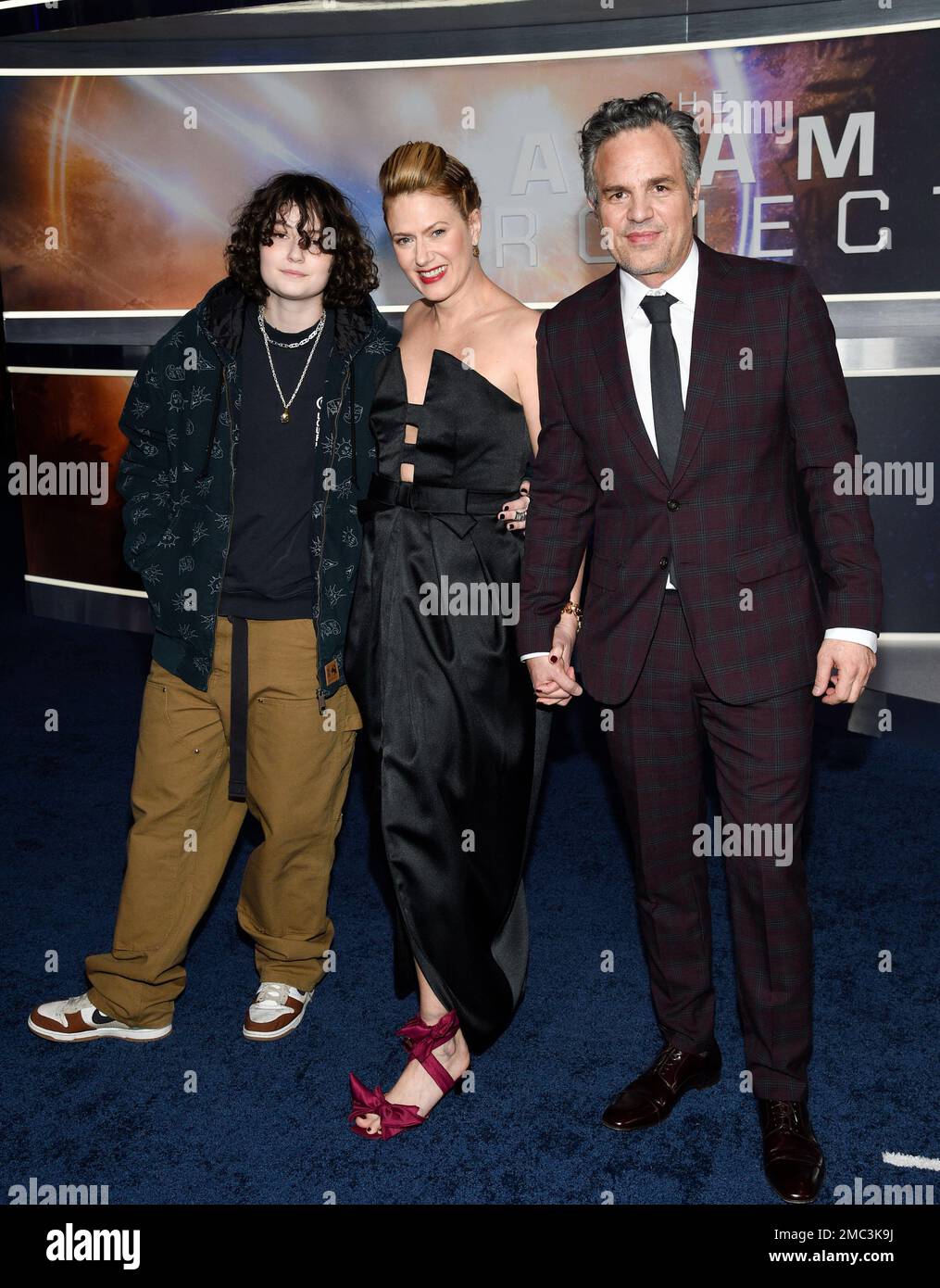 Actor Mark Ruffalo, right, poses with wife, Sunrise Coigney, and Bella ...