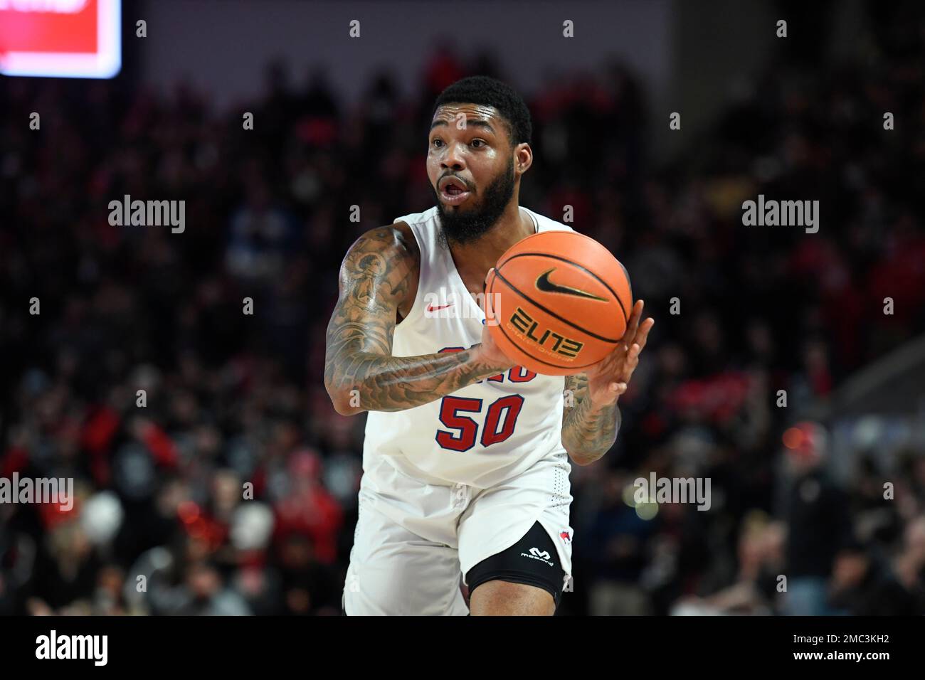 SMU forward Marcus Weathers (50) passes the ball against Houston during ...