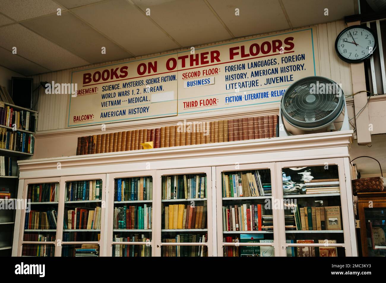 Interior of Ohio Book Store, Cincinnati, Ohio Stock Photo - Alamy