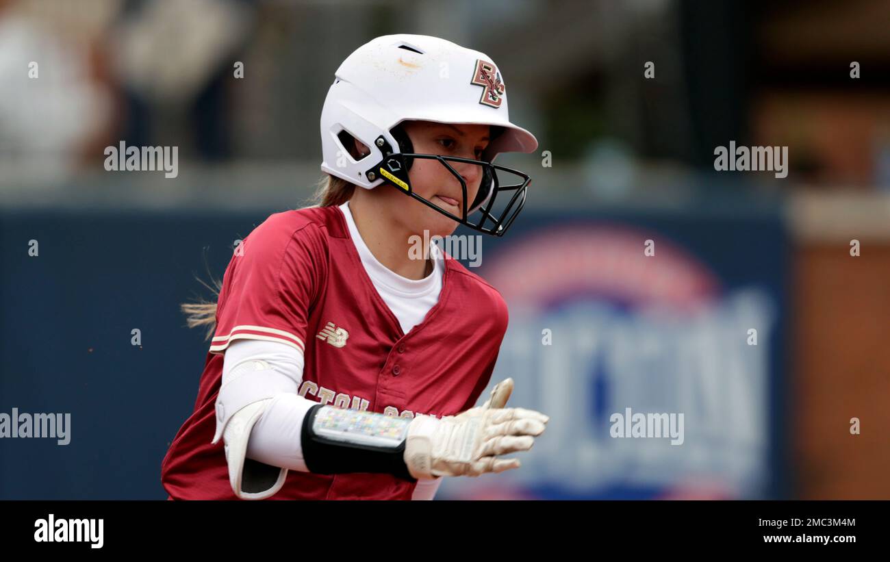 Boston College outfielder Darien McDonough (10) runs to first during an ...