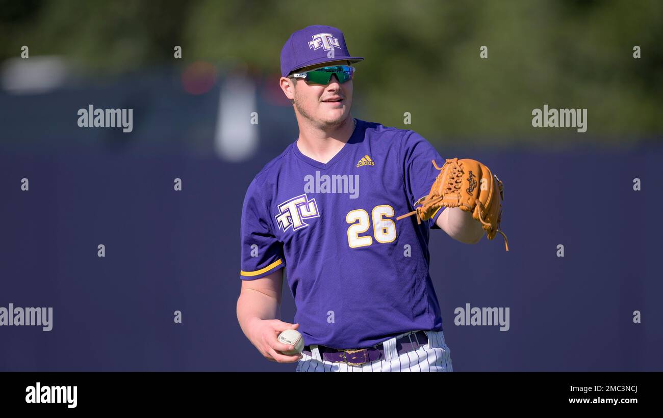 Tennessee Tech outfielder Eric Newsom (26) throws during an NCAA ...