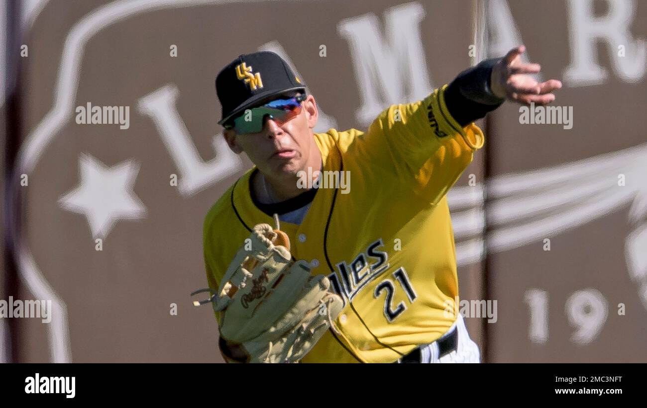 Southern Mississippi outfielder Bryce Fowler (21) throws during an NCAA ...