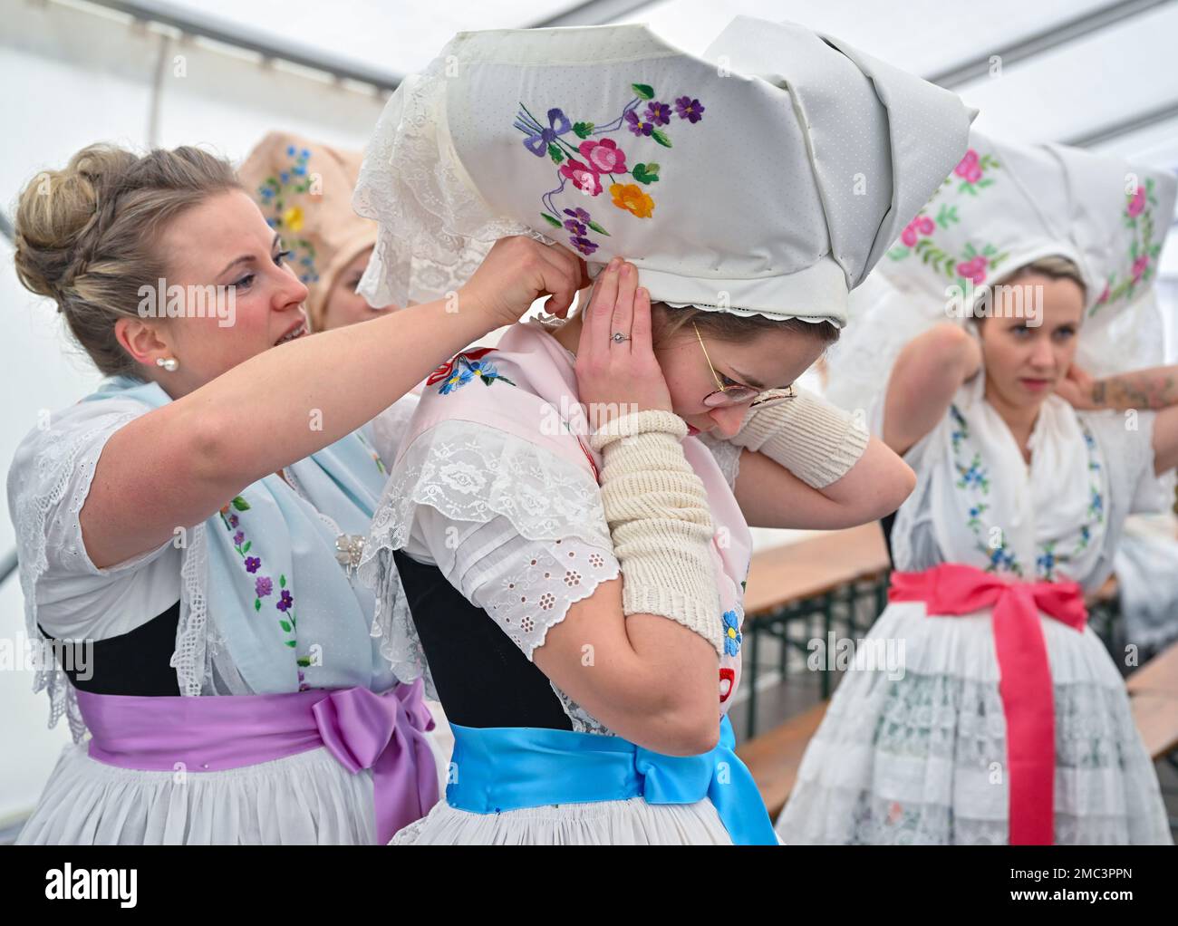 Burg, Germany. 21st Jan, 2023. Women in original Sorbian-Wendish ...