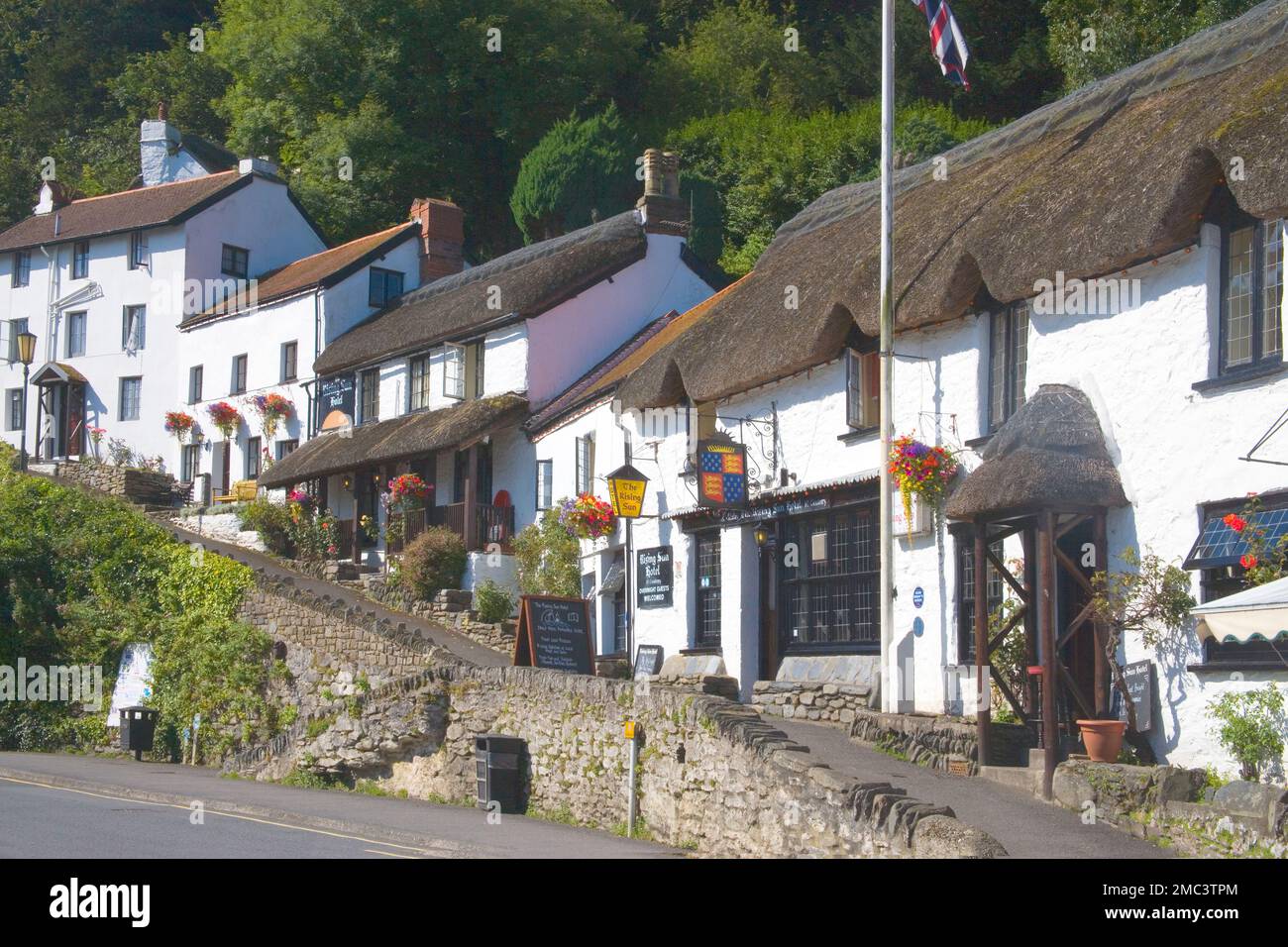 pub and houses up the steep hill in lynmouth north devon Stock Photo ...