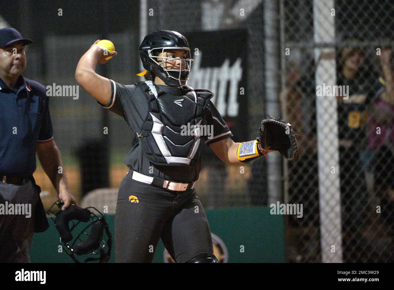 Iowa catcher Marissa Peek (4) during an NCAA softball game against ...