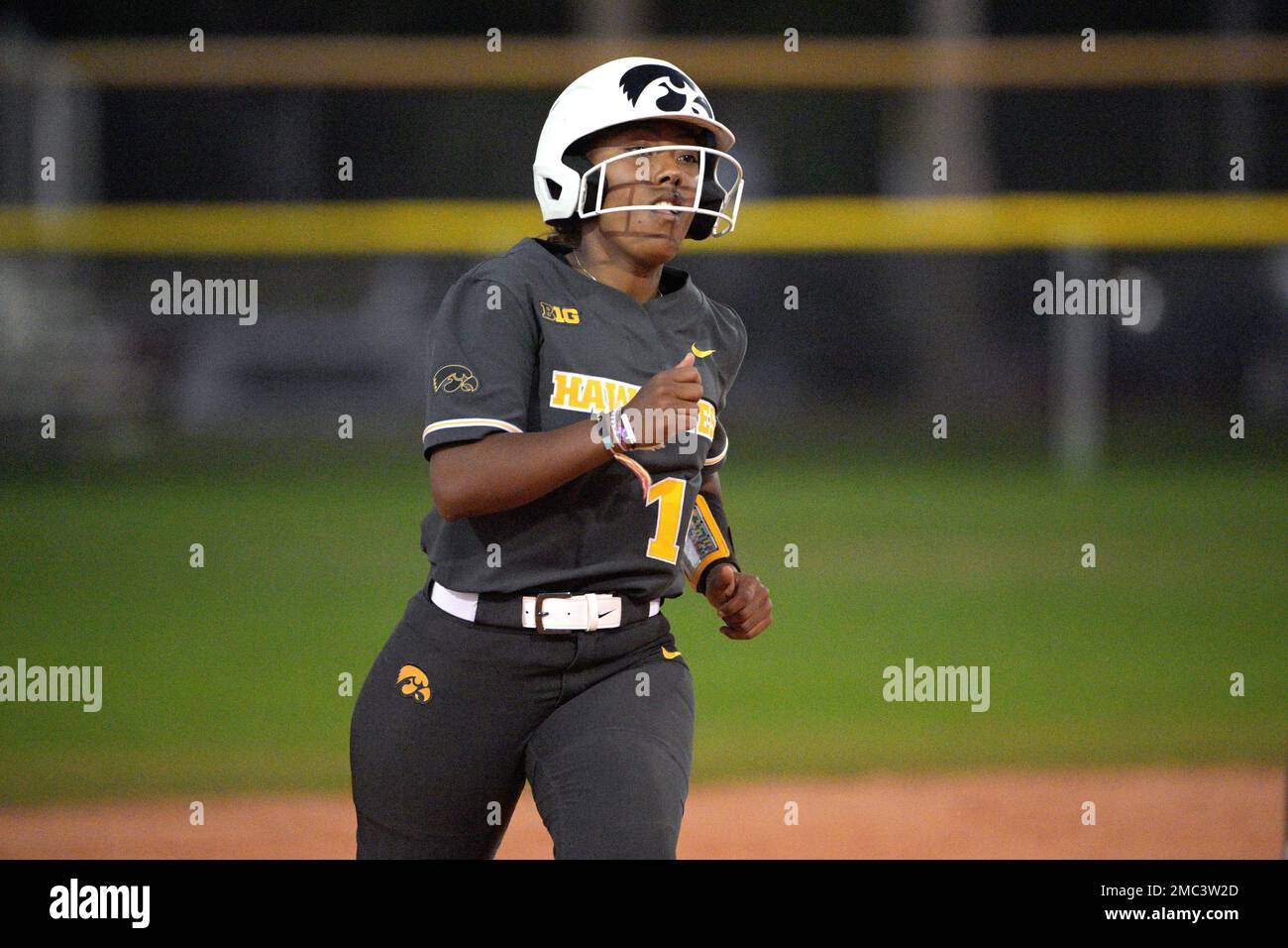 Iowa's Nia Carter (14) during an NCAA softball game against Notre Dame ...