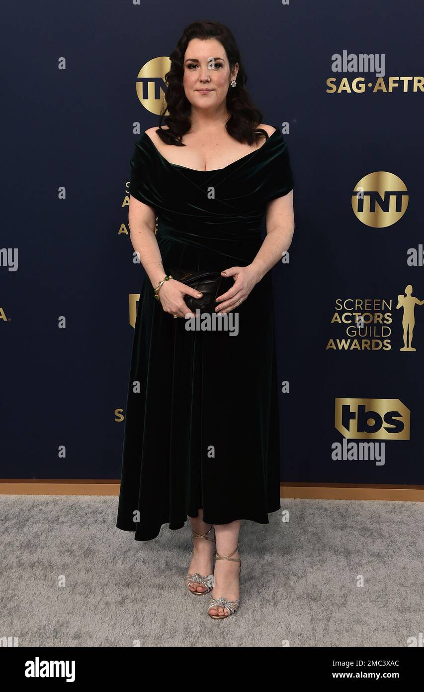 Melanie Lynskey arrives at the 28th annual Screen Actors Guild Awards ...