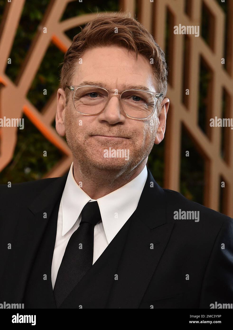 Kenneth Branagh arrives at the 28th annual Screen Actors Guild Awards at the Barker Hangar on ...