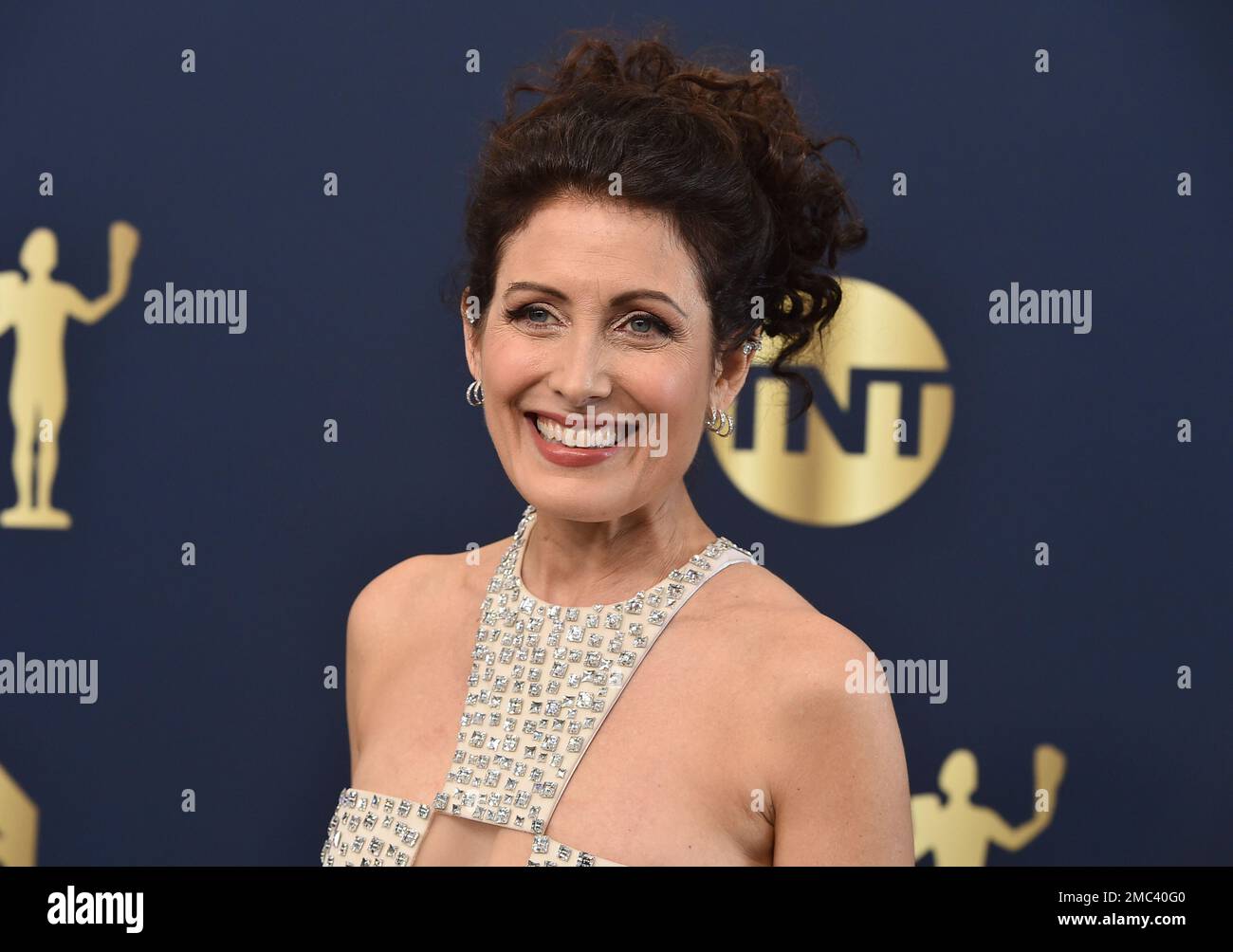 Lisa Edelstein arrives at the 28th annual Screen Actors Guild Awards at ...