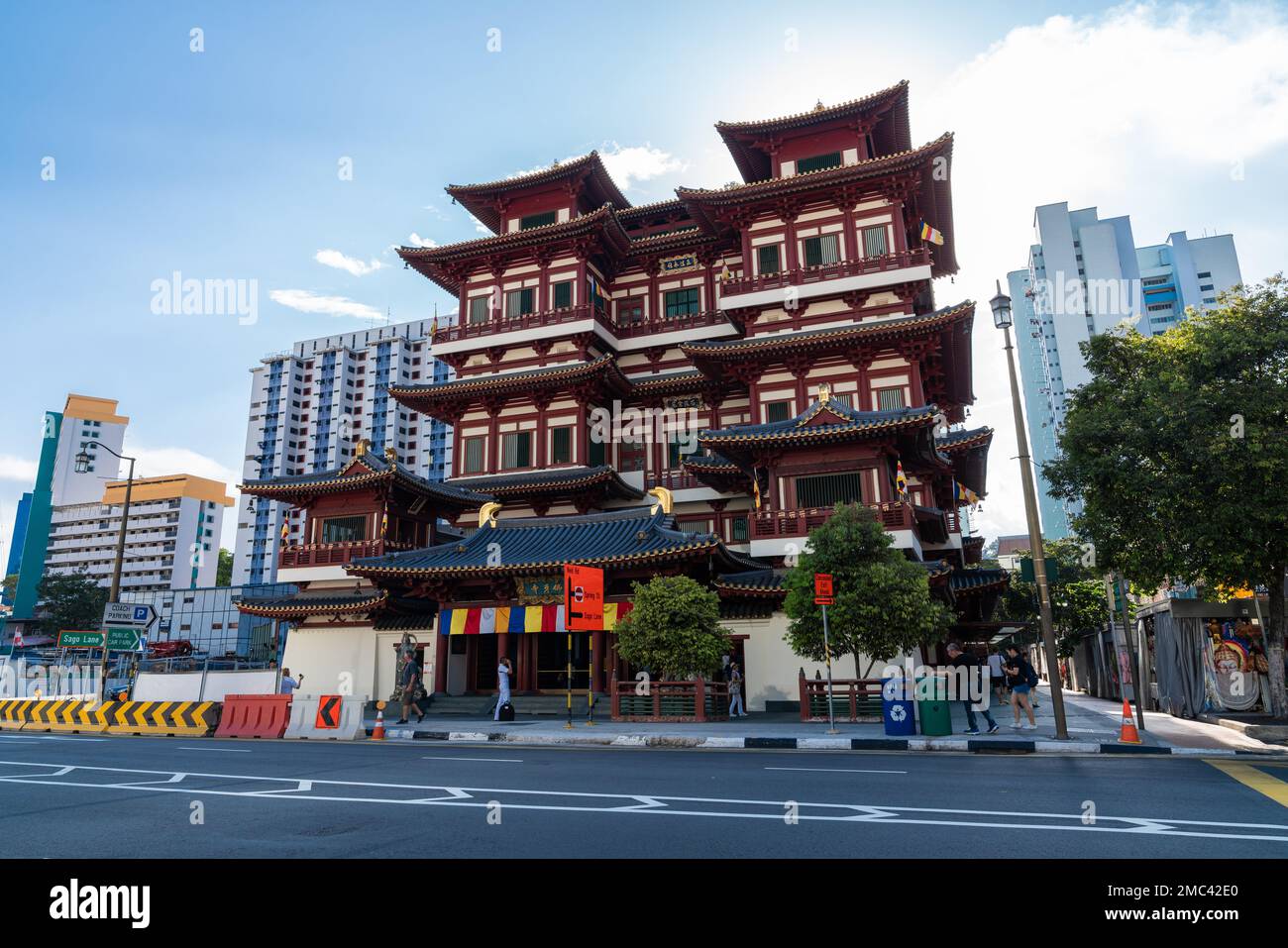 Singapore tooth temple longhua hospital Stock Photo - Alamy