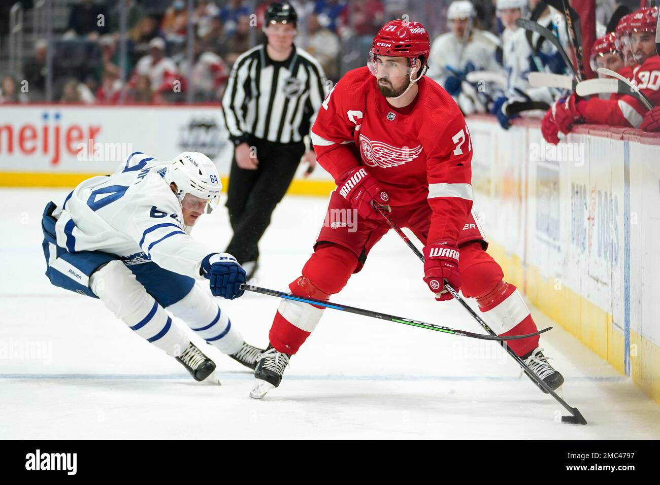 Toronto Maple Leafs center David Kampf (64) defends Detroit Red Wings ...
