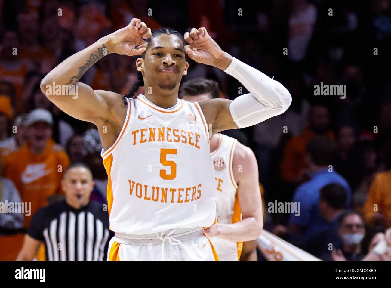 Tennessee guard Zakai Zeigler (5) reacts after hitting a 3-point basket ...