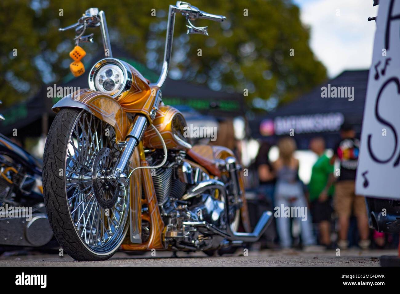 Low rider yellow hi-res stock photography and images - Alamy