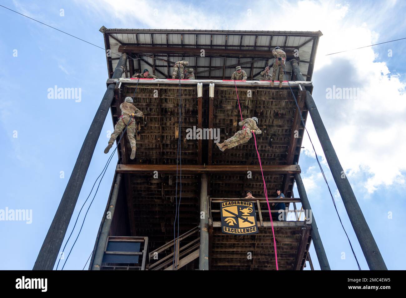 Rappel tower army hi-res stock photography and images - Alamy