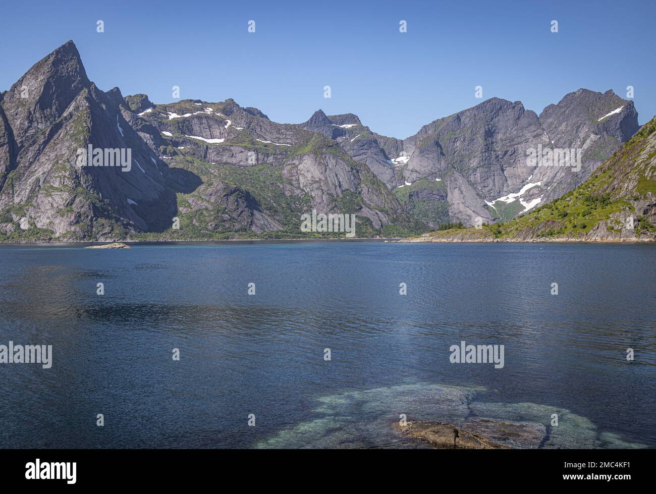 Fjord and mountains near Hamnoya, Moskenesøya, Lofoten Islands ...