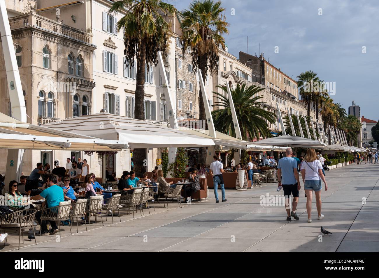 Waterfront promenade restaurants in hi-res stock photography and images ...