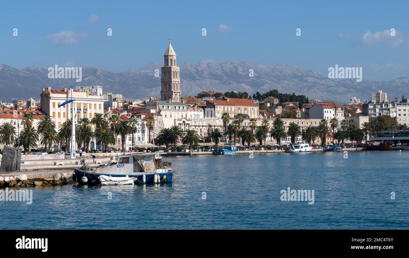 Croatia sea harbour hi-res stock photography and images - Alamy