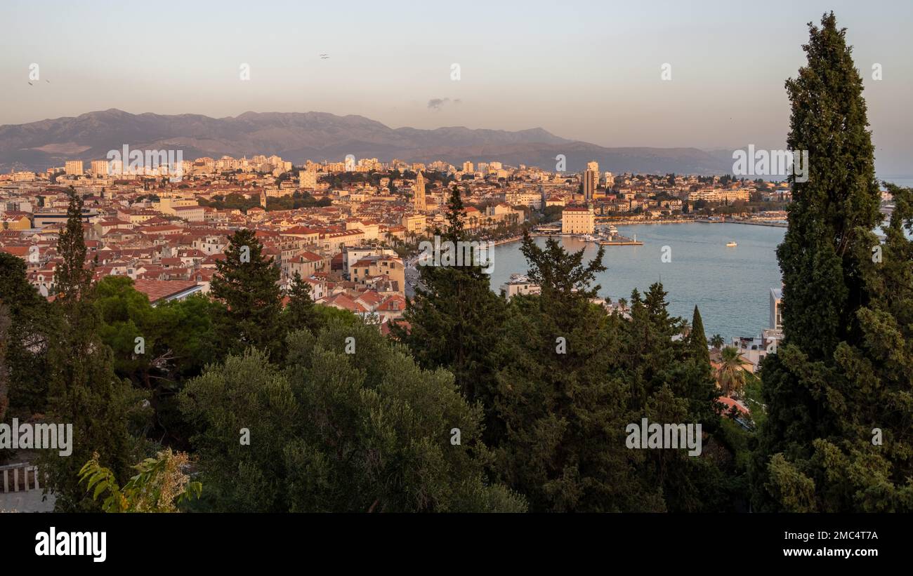 Croatia sea harbour hi-res stock photography and images - Alamy