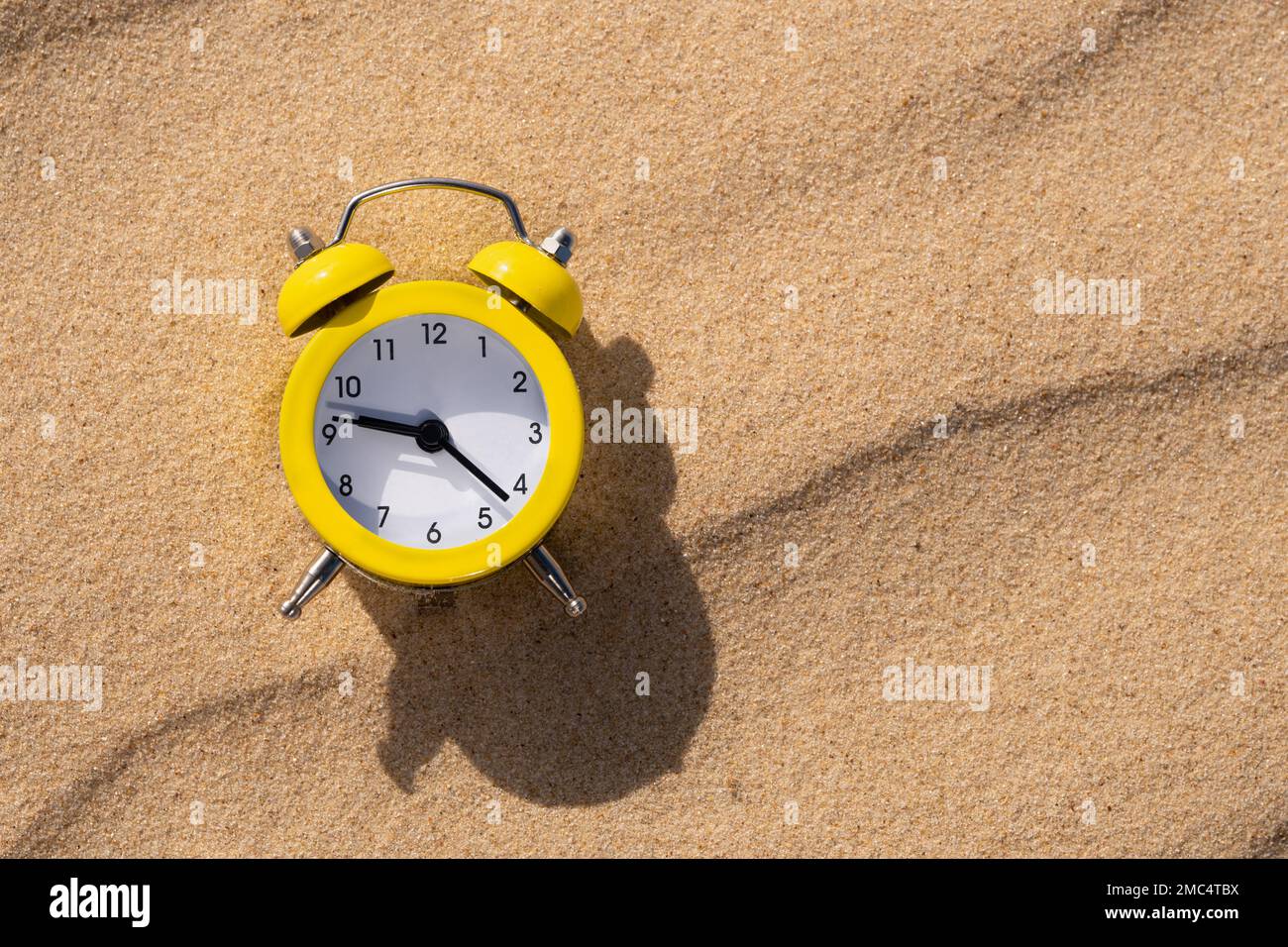 Shadow clock hi-res stock photography and images - Alamy