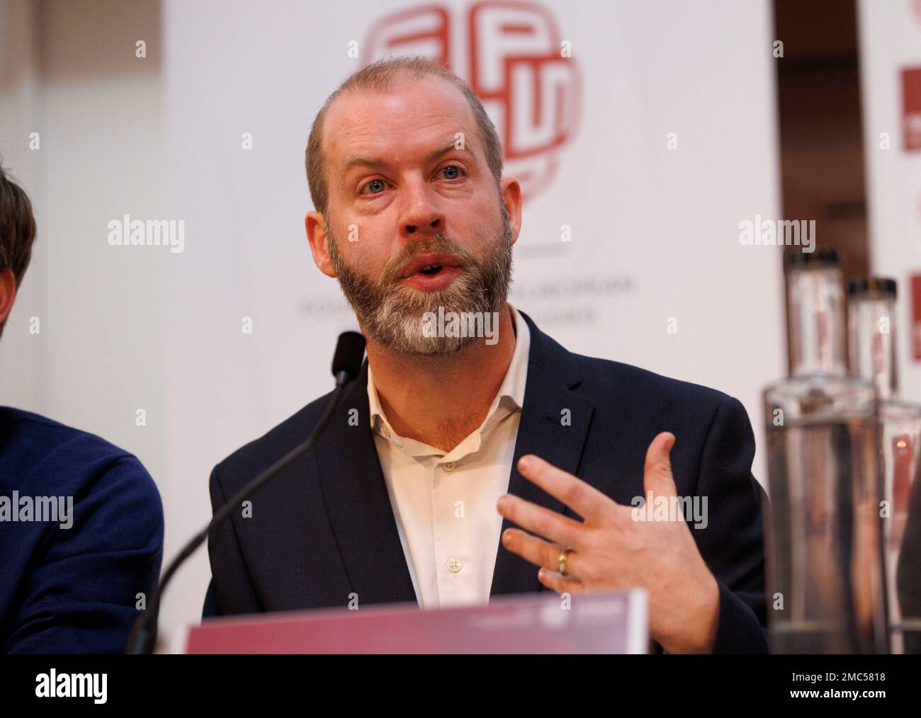 Jonathan reynolds mp for stalybridge and hyde hi-res stock photography and images - Alamy