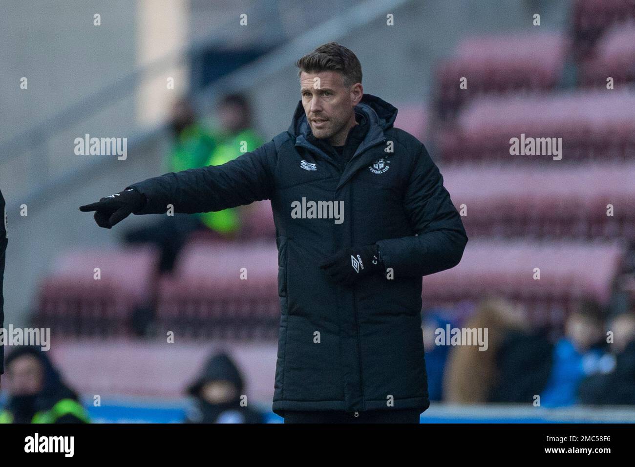 Rob edwards luton manager hi-res stock photography and images - Alamy
