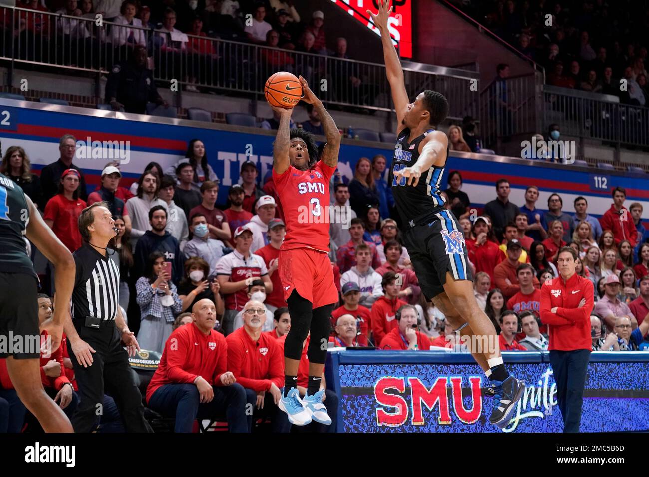 SMU guard Kendric Davis (3) shoots a three-point basket as Memphis ...