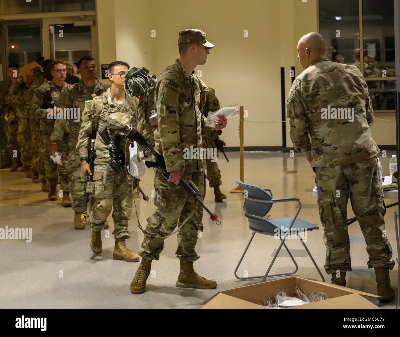 Soldiers from the Headquarters and Headquarters Battalion, 101st ...
