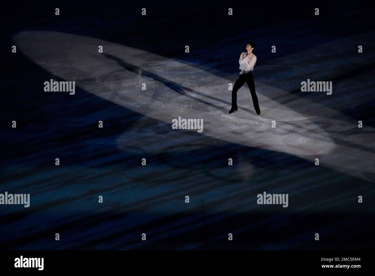 Yuzuru Hanyu, of Japan, performs during the figure skating gala at the ...