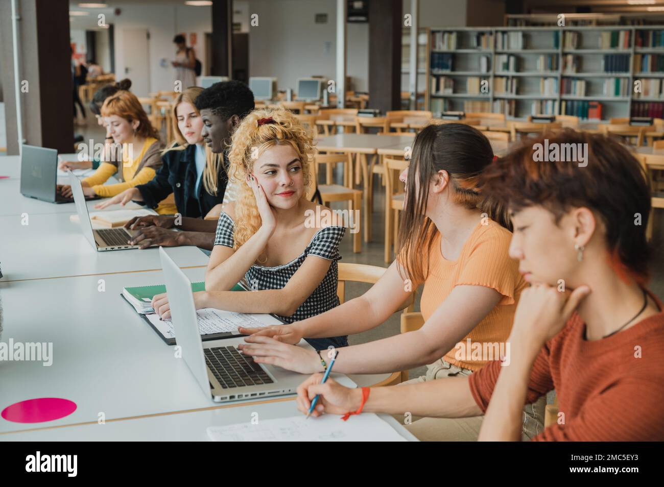 Black student doing research hi-res stock photography and images - Alamy