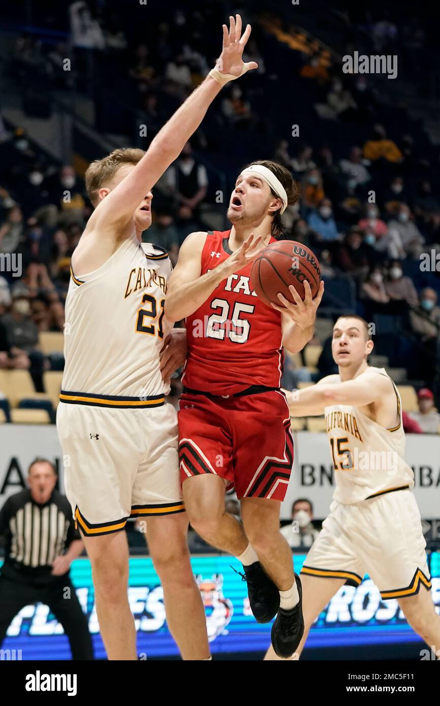 Utah guard Rollie Worster (25) shoots against California forward Lars ...