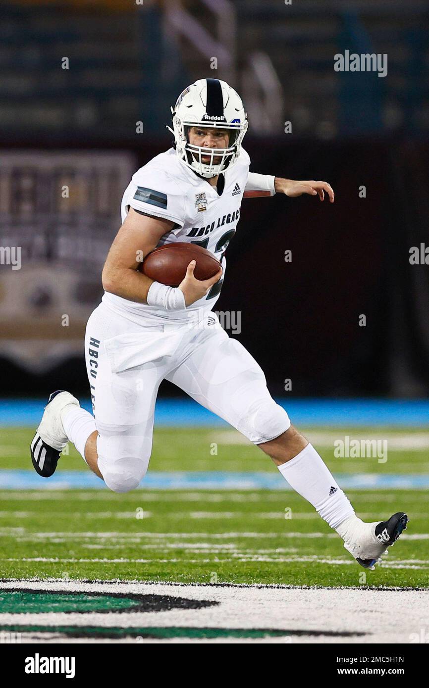 Chowan quarterback Steven "Bryce" Witt (12) runs with the ball on ...