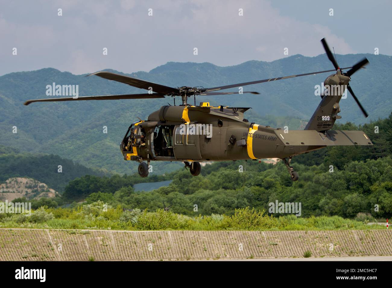 U.S. Army Soldiers from 2nd Battalion, 2nd Aviation Regiment, 2nd ...