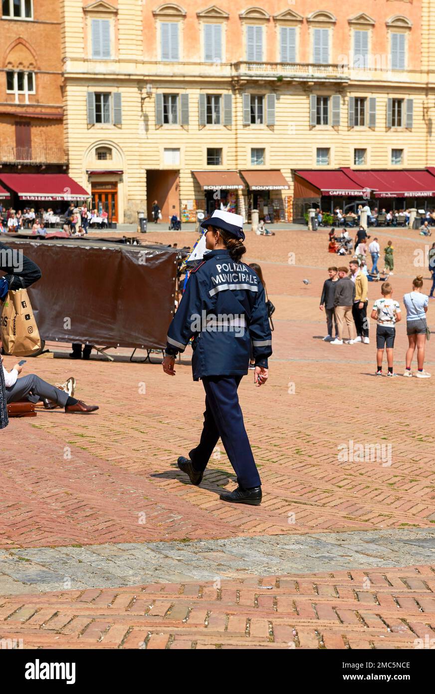 Siena people italy hi-res stock photography and images - Alamy