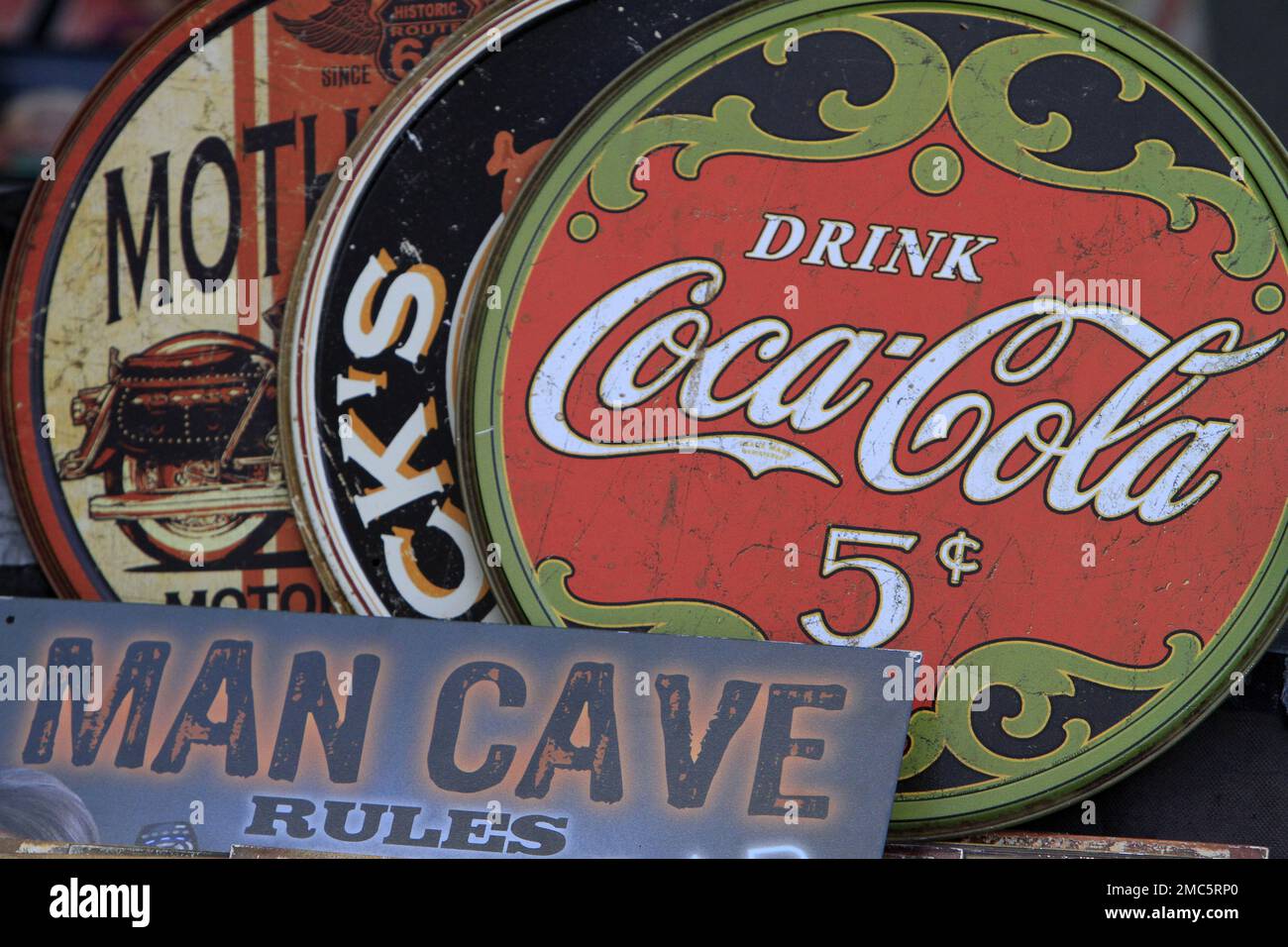 Plaque en coca cola hi-res stock photography and images - Alamy