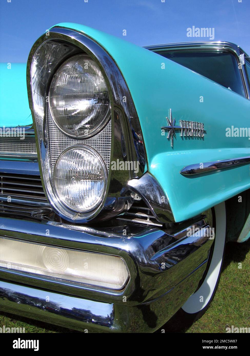 close up front view of a 1957 Lincoln Premiere Stock Photo - Alamy