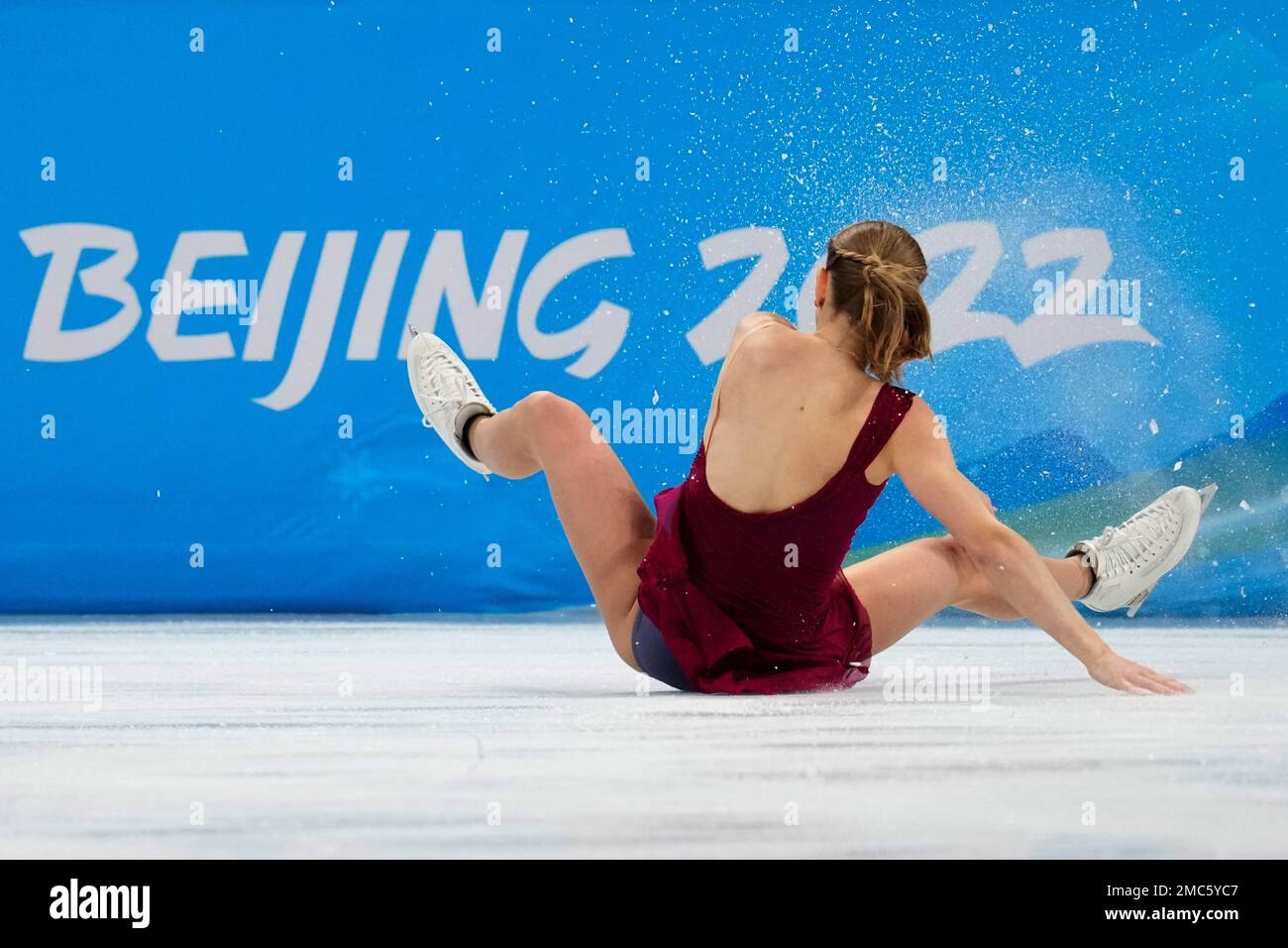 Minerva Fabienne Hase falls as she and partner Nolan Seegert, of ...