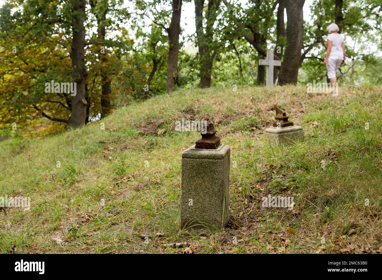 Abandoned protestant cemetery hi-res stock photography and images - Alamy