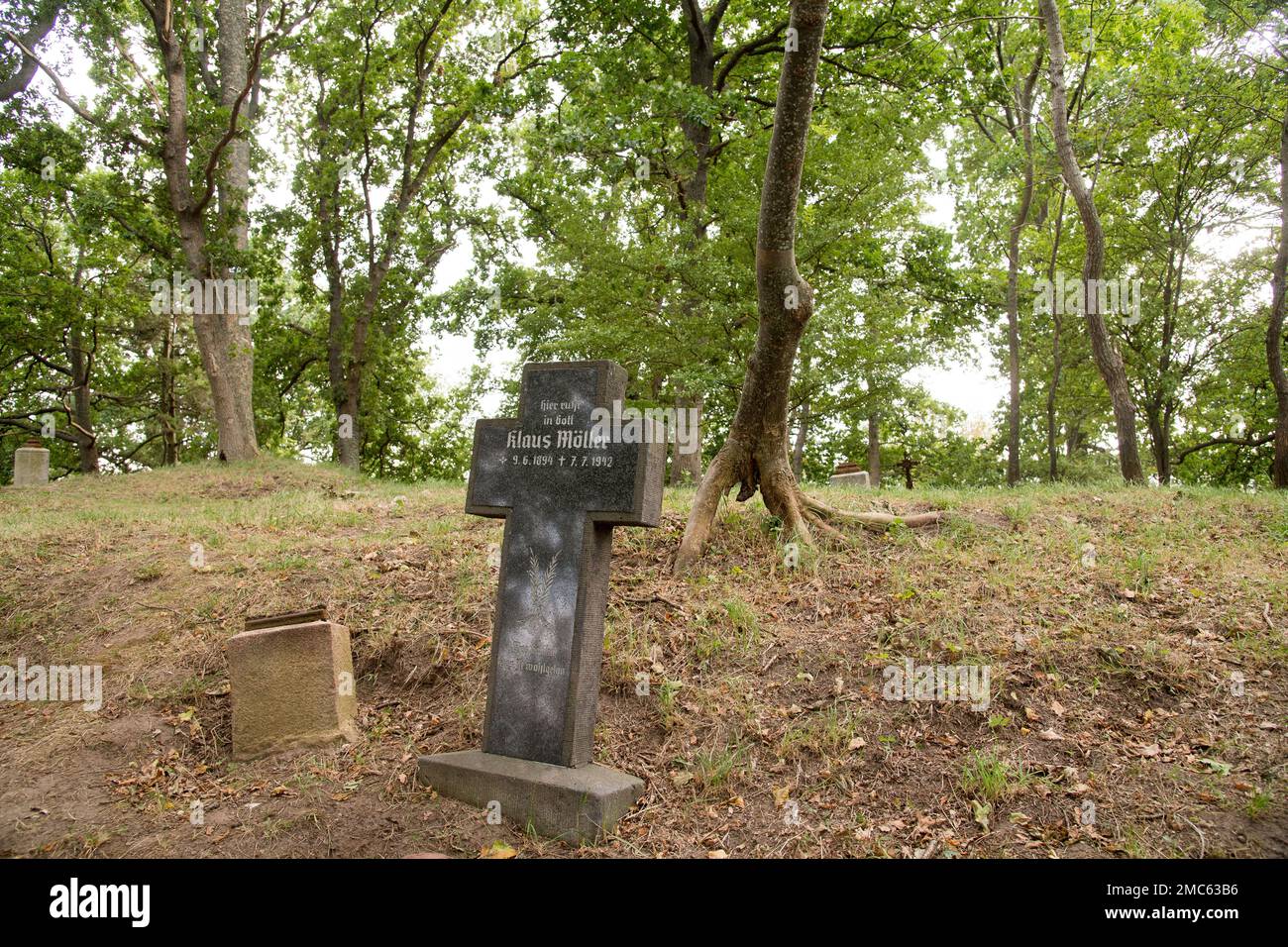 Rowy old protestant cemetery hi-res stock photography and images - Alamy