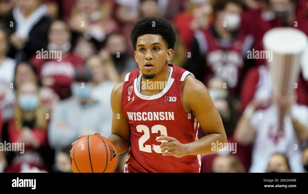 Wisconsin's Chucky Hepburn (23) dribbles during the first half of an ...
