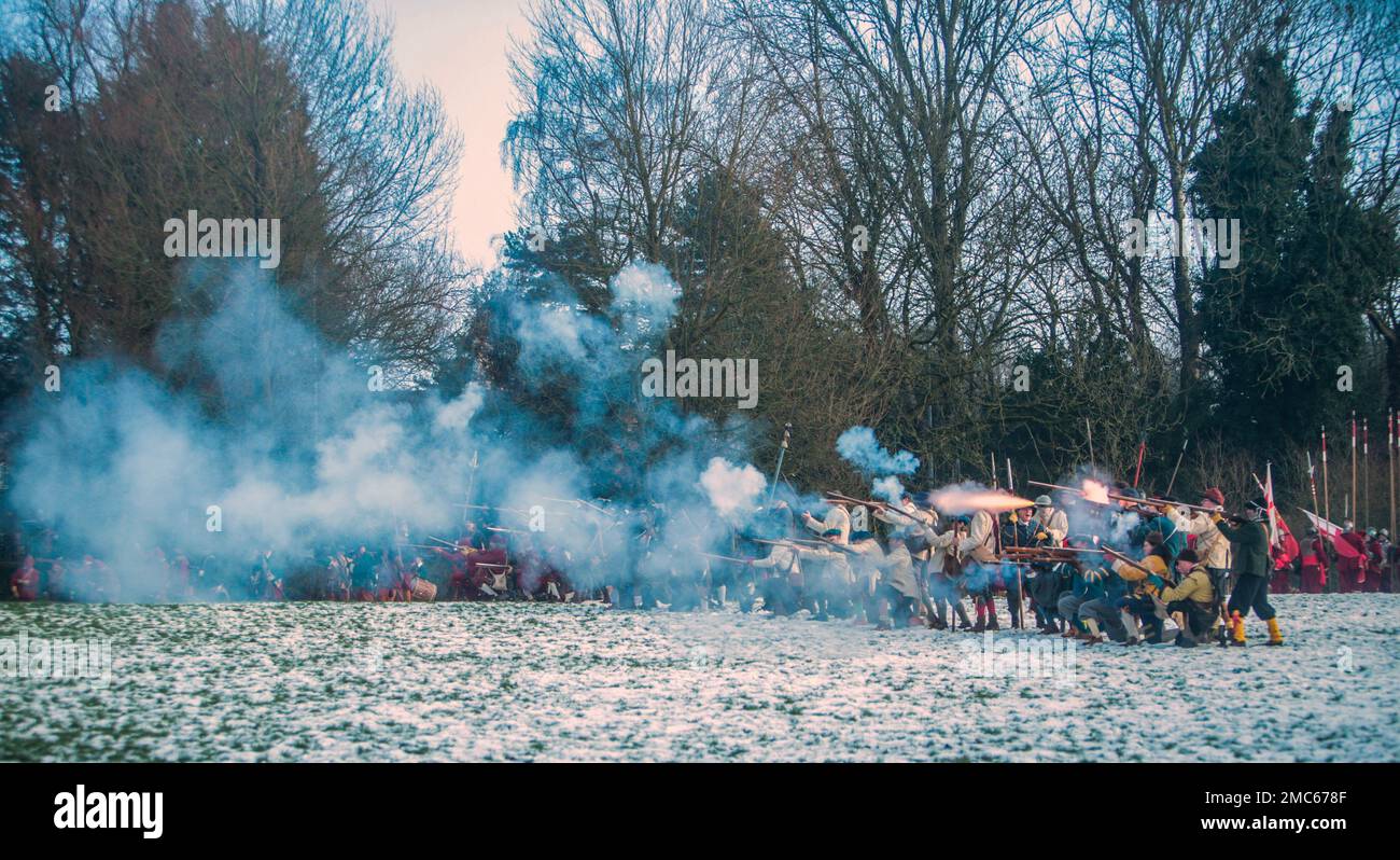 People in english civil war uniforms hi-res stock photography and ...