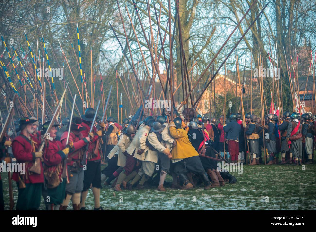 People in english civil war uniforms hi-res stock photography and ...