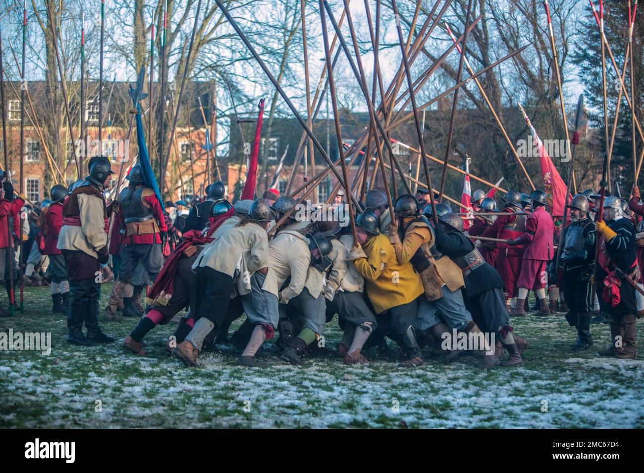 People in english civil war uniforms hi-res stock photography and ...