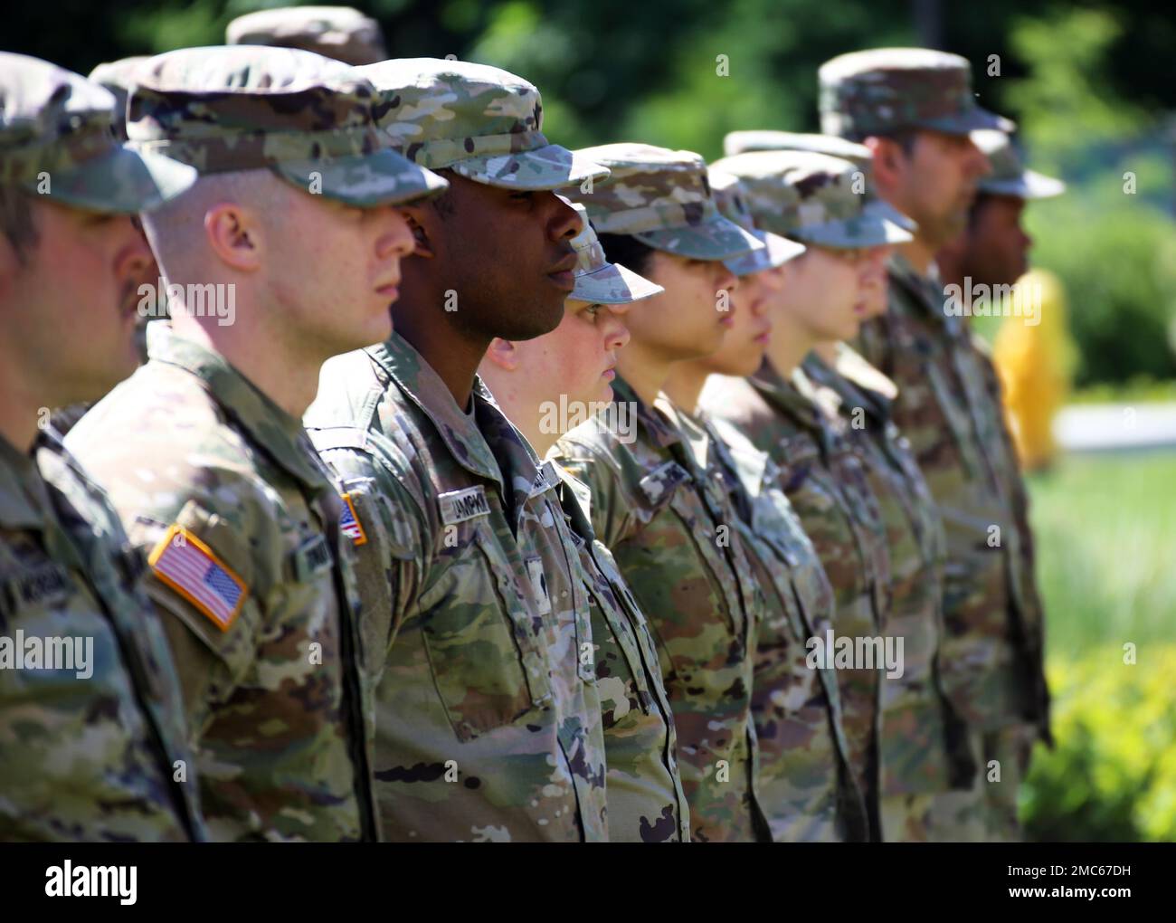 Soldiers with 2nd Battalion, 146th Field Artillery Regiment, 81st ...