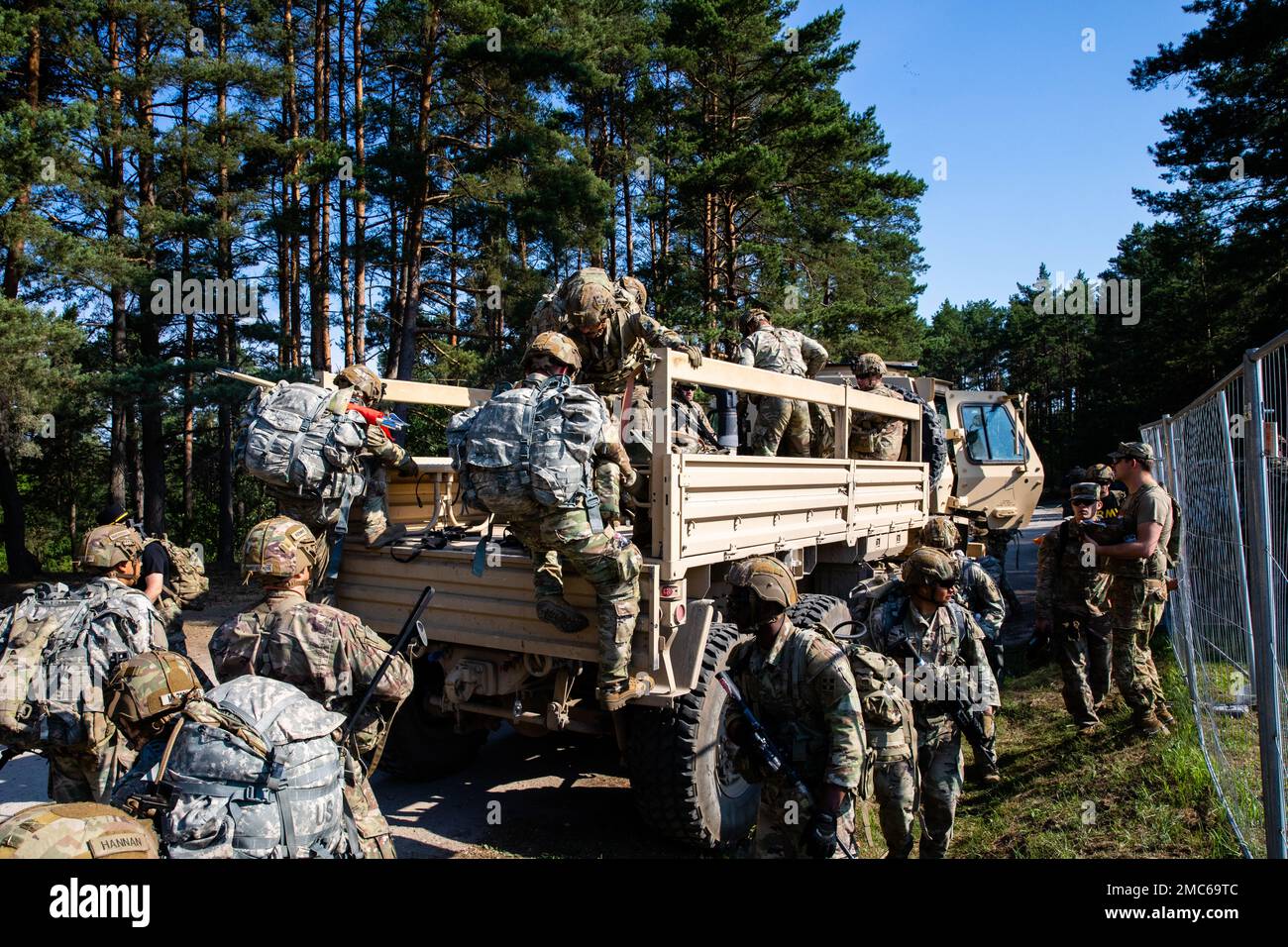 U.S. Army spur candidates assigned to the 3rd Armored Brigade Combat ...