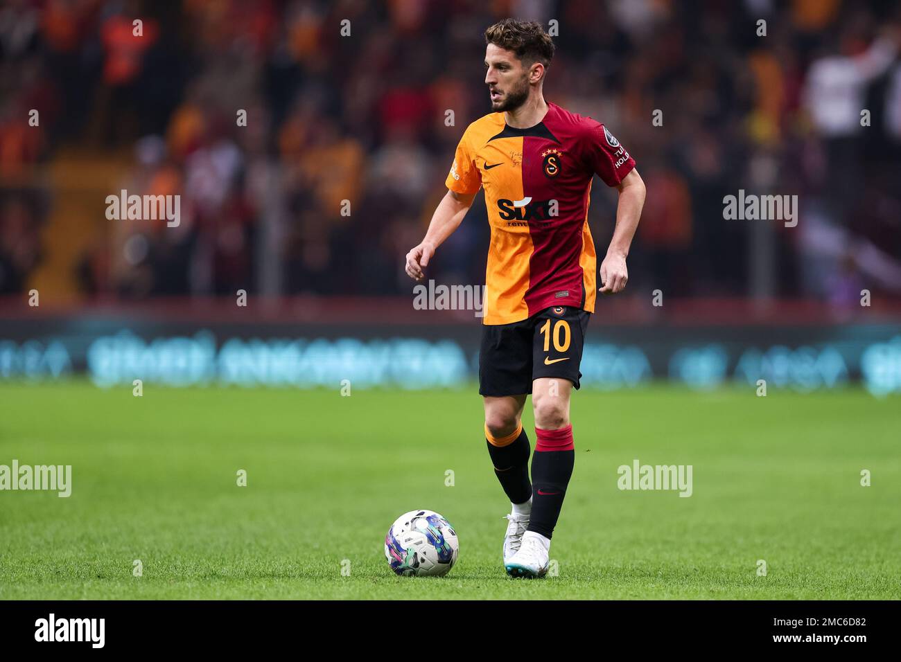 ISTANBUL, TURKEY - JANUARY 21: Dries Mertens of Galatasaray SK dribbles ...