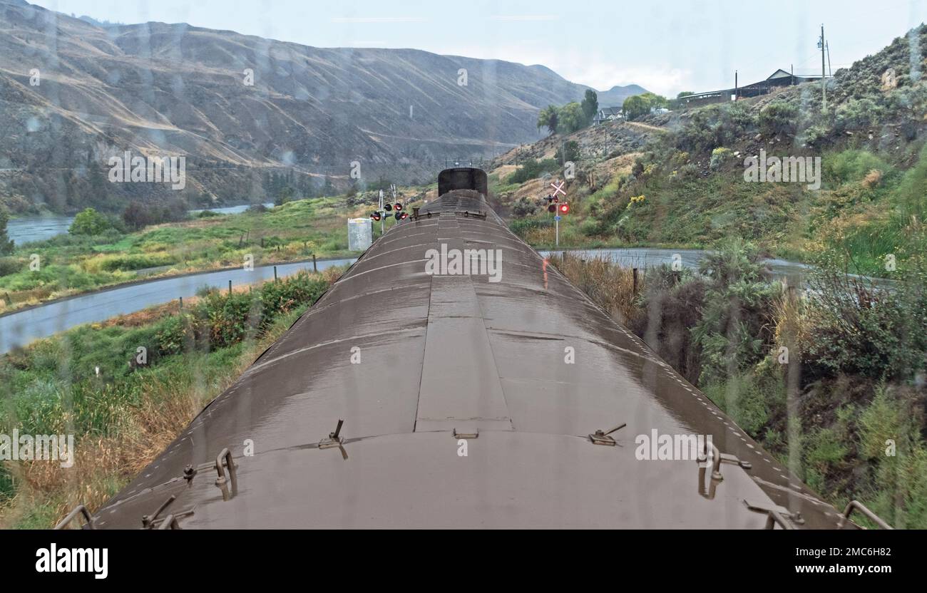 Train rain rainy hi-res stock photography and images - Alamy