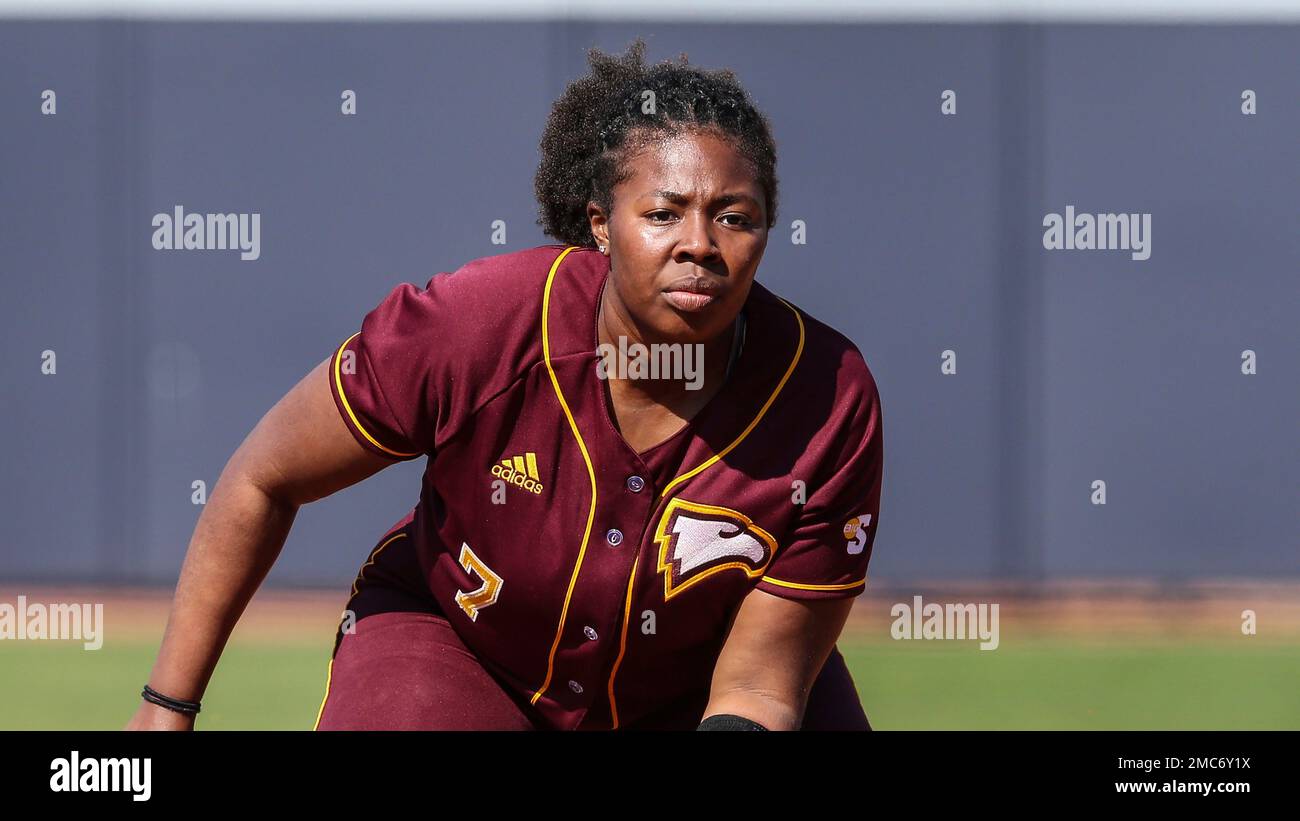 Winthrop third baseman Lauren King (7) during an NCAA softball game ...