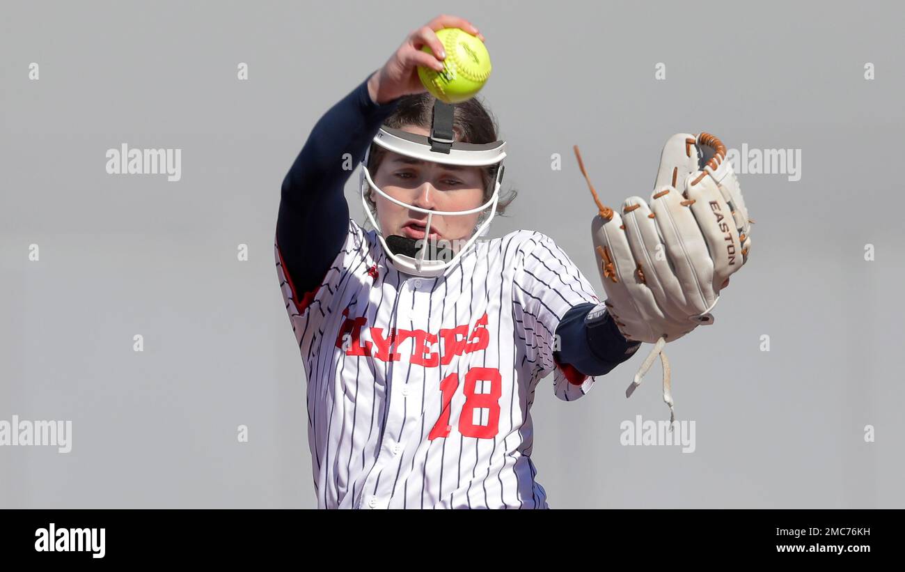 Dayton's Haven Dwyer pitches during an NCAA softball game against ...